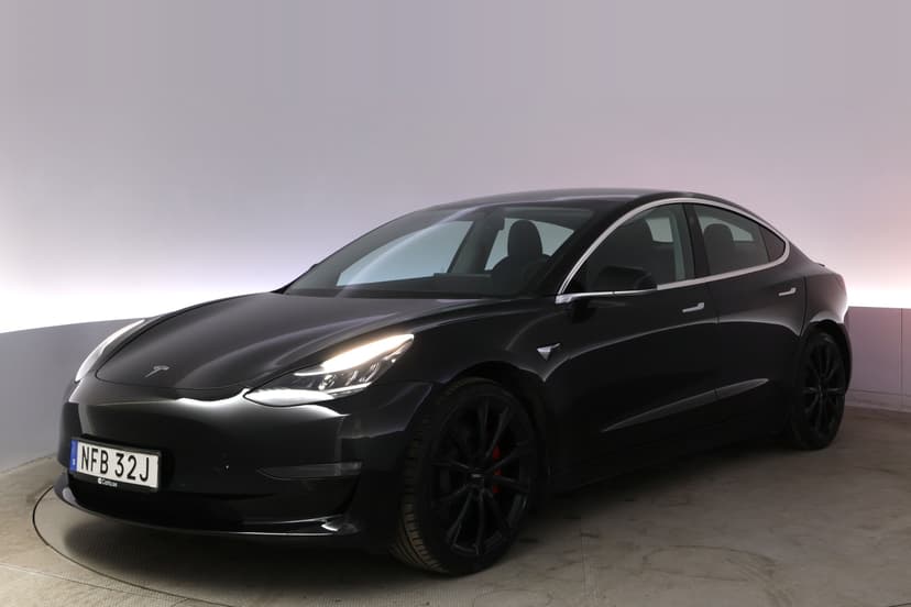 Köp Tesla Model 3 – Vi har begagnade Tesla Model 3 i lager | Carla