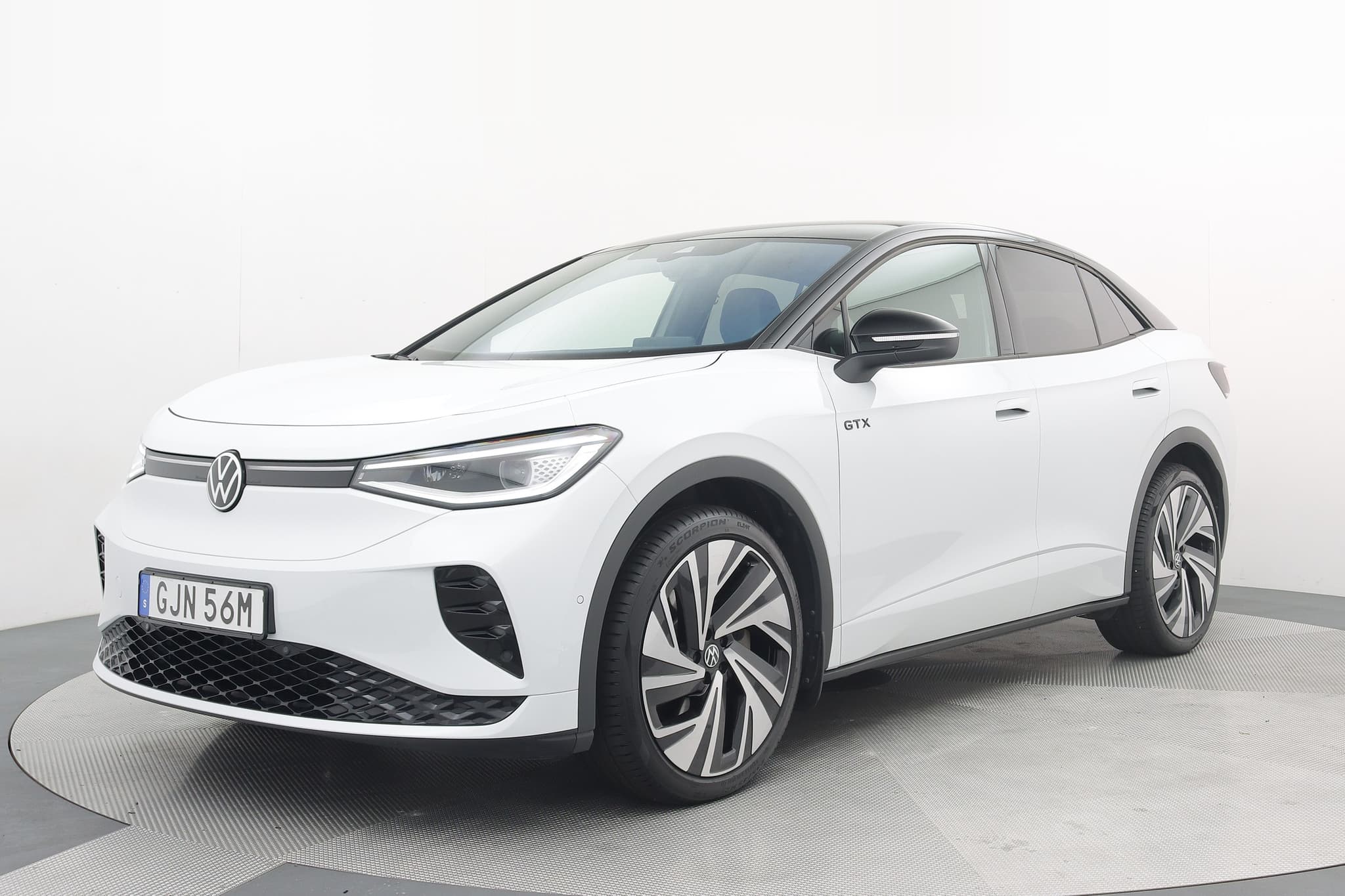Köp fyrhjulsdriven elbil – begagnade elbilar 4WD | Carla