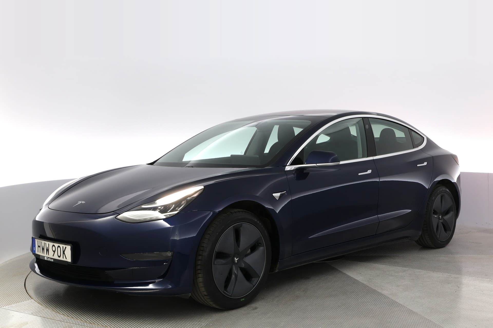 Köp Tesla Model 3 – Vi har begagnade Tesla Model 3 i lager | Carla