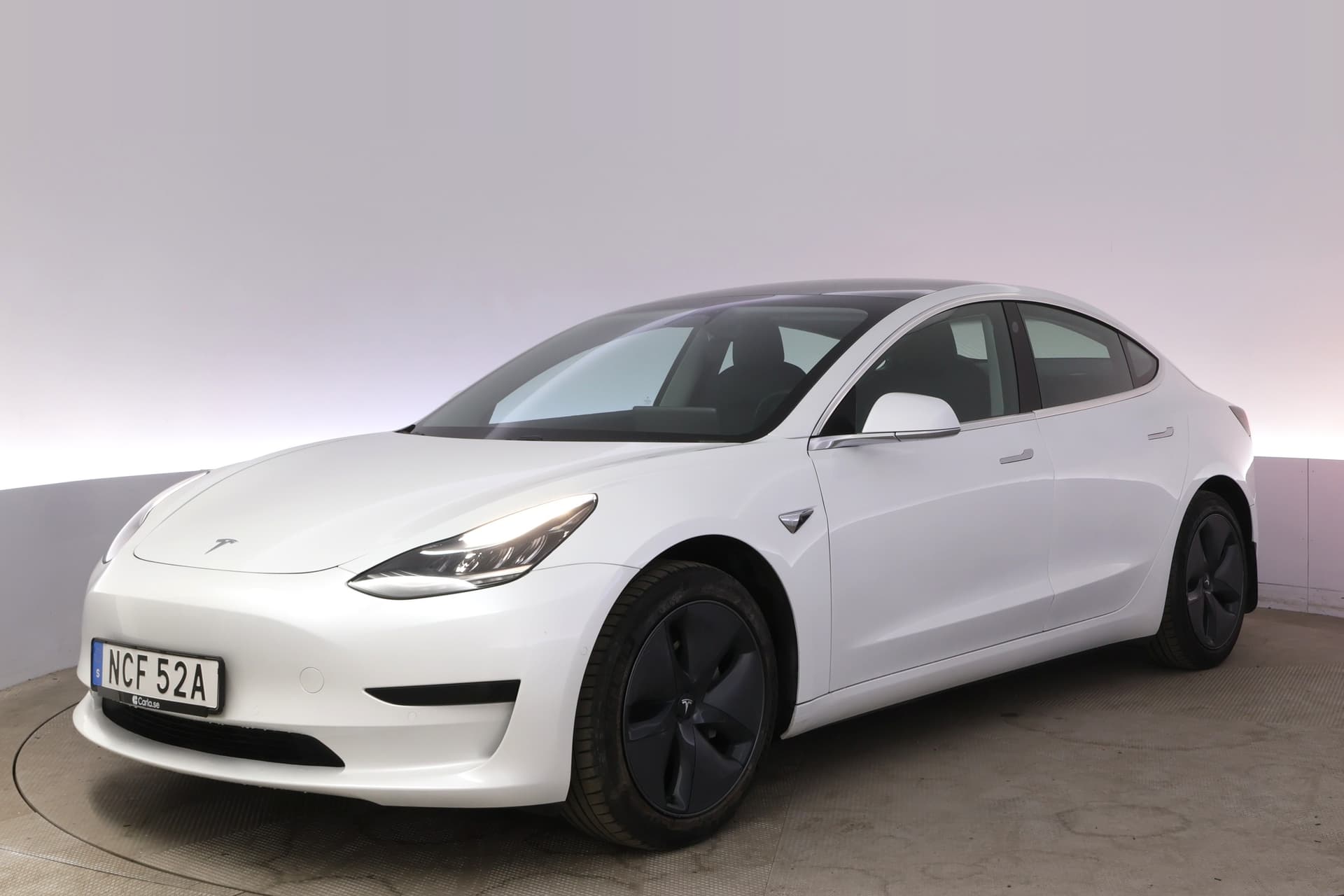 Köp Tesla Model 3 – Vi har begagnade Tesla Model 3 i lager | Carla