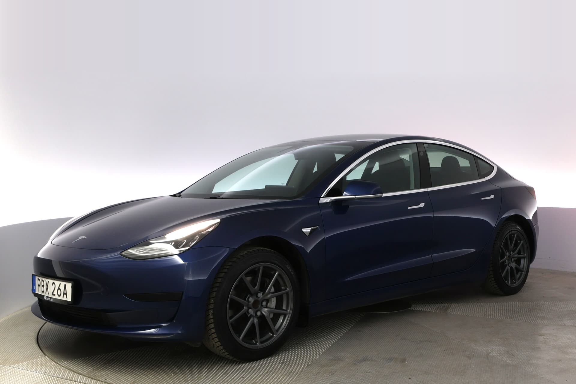Köp Tesla Model 3 – Vi har begagnade Tesla Model 3 i lager | Carla