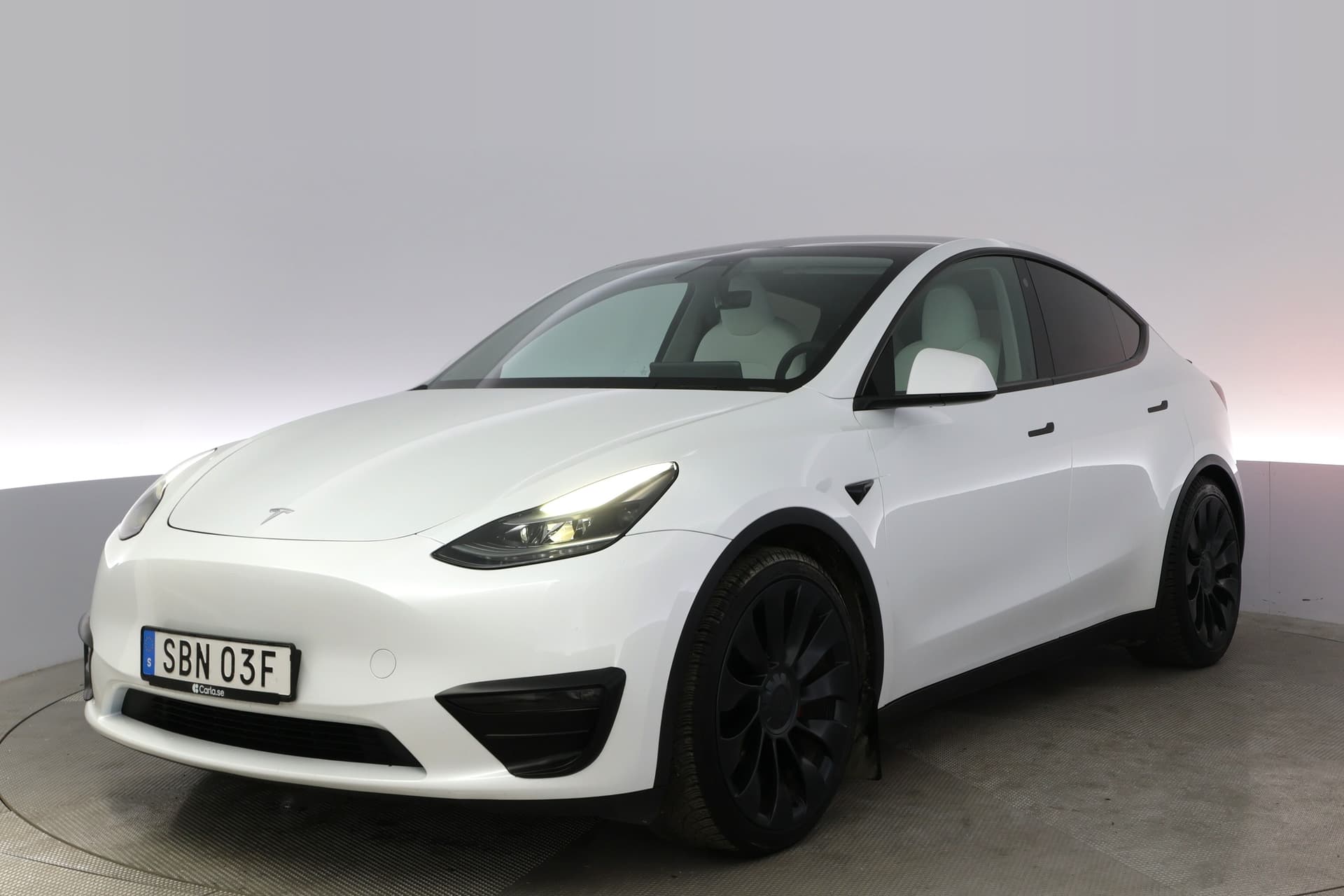 Köp Tesla Model Y till bra pris - Vi har begagnade Tesla Model Y i ...